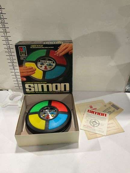 Original Simon a computer controlled game. 1979 with original box ...