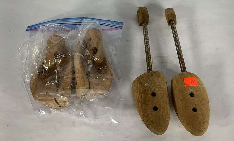Shoe stretchers, - Hash Auctions