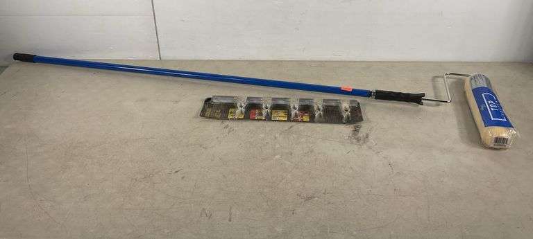 Long handled paint roller and spring-grip wall mounted organizer - Hash ...