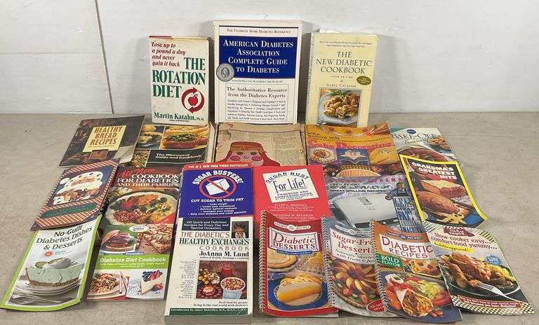 Group of cookbooks and guide to diabetes - Hash Auctions