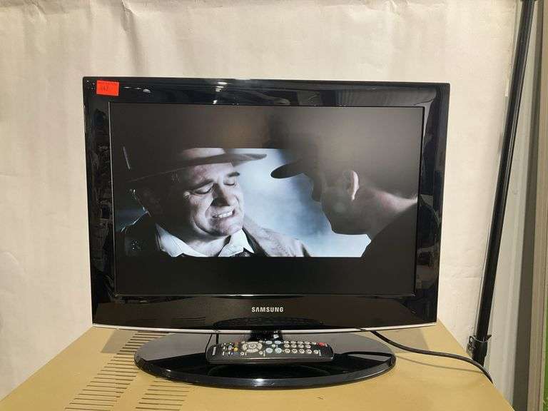 Samsung 22” tv with remote. Works. - Hash Auctions
