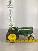 John Deere metal tractor - Hash Auctions