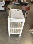 Baby changing stand - Hash Auctions