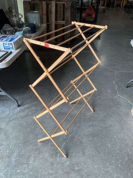 Single wood folding drying rack - Hash Auctions