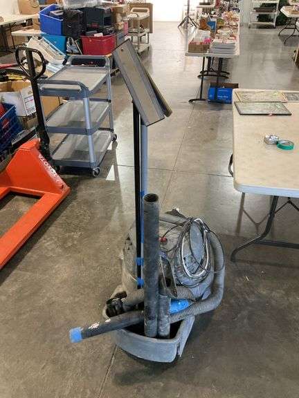 Shop-Vac Contractor 16 gallon vacuum powers on. Hose has heavy wear ...