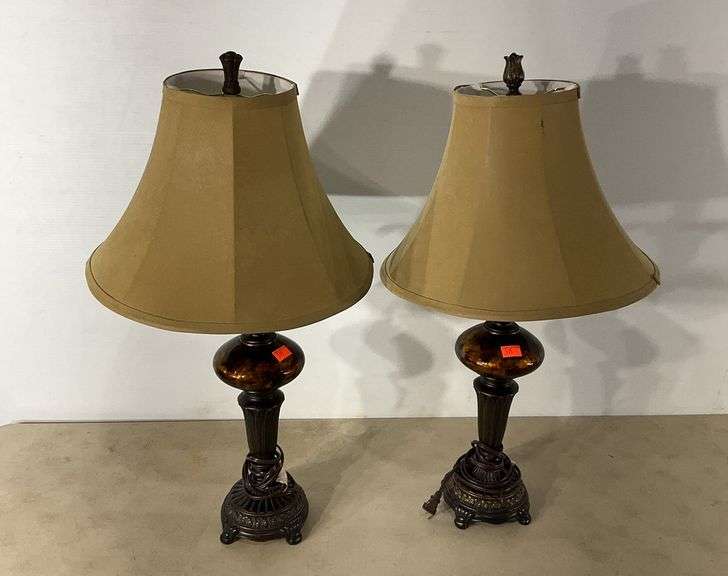 Set of 2 table lamps 2’8” tall - Hash Auctions