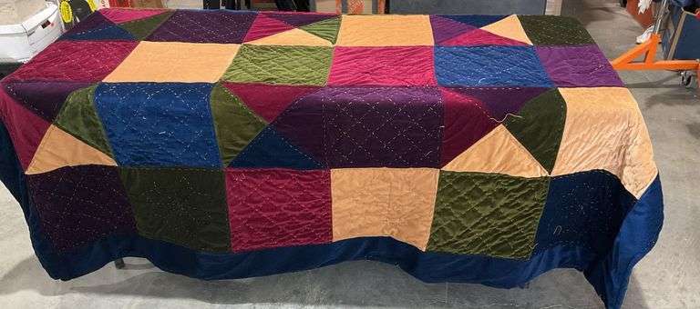 Velvet patchwork quilt approximately 85x85in - Hash Auctions