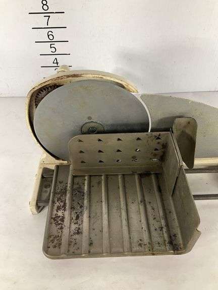 General slicing machine. Made in USA - Hash Auctions