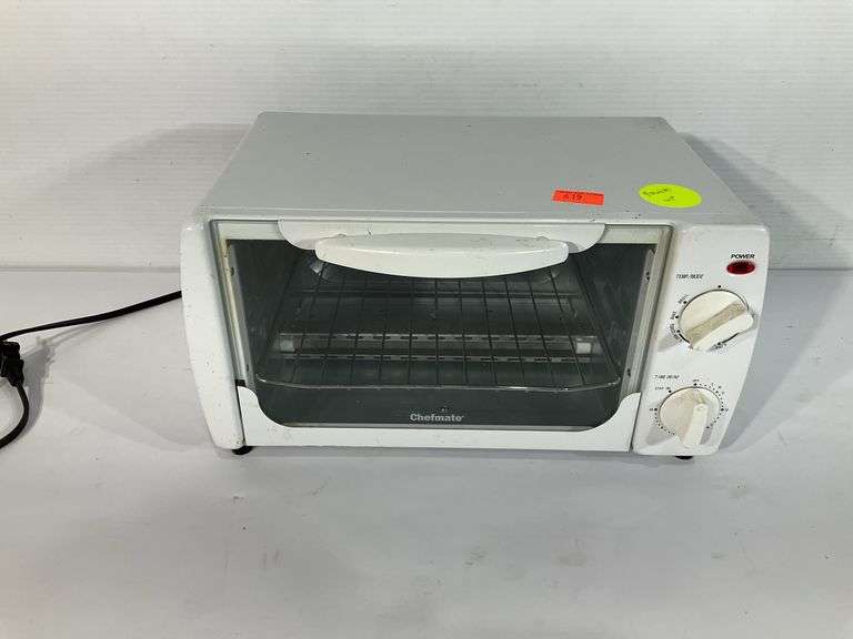 Small Chefmate toaster oven, powers on - Hash Auctions