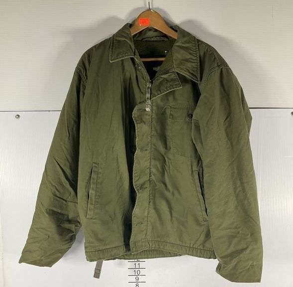 Vintage cold weather military jacket size XL - Hash Auctions