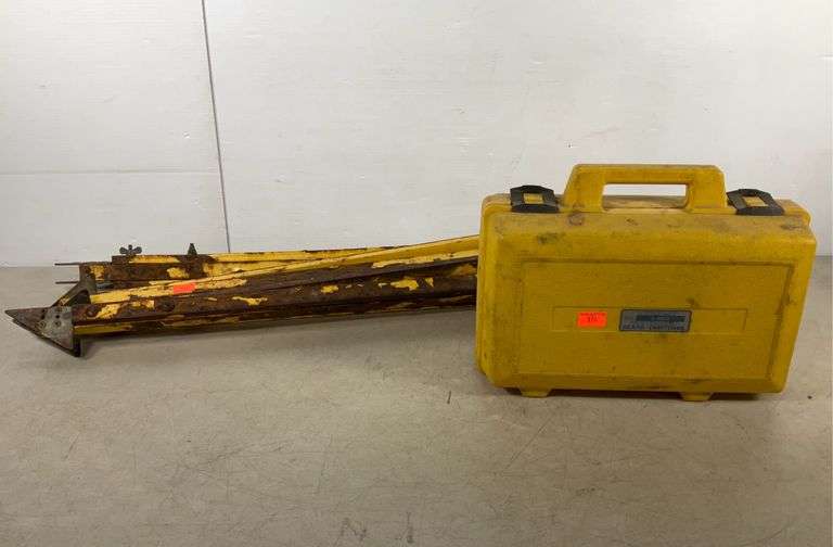 Sears Craftsman survey level. Base is rusty. Model # 9.46ll2/ 789-46089 ...