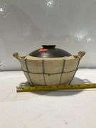 Double handled clay pot. - Hash Auctions