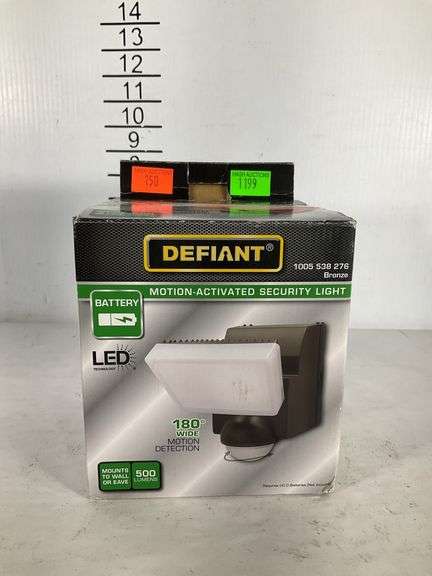 Defiant motion activated security light. - Hash Auctions