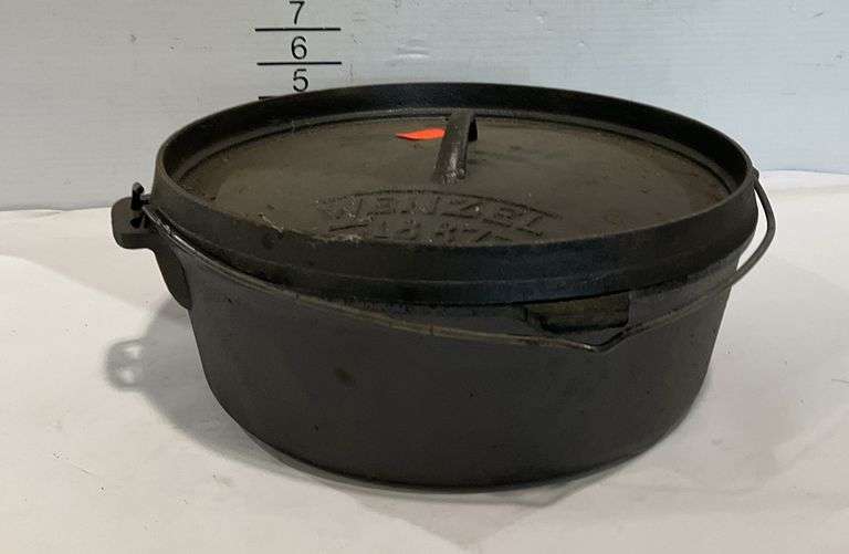 Wenzel 1887 cast iron Dutch oven - Hash Auctions