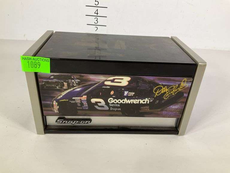 Snap-on mini NASCAR toolbox - Hash Auctions