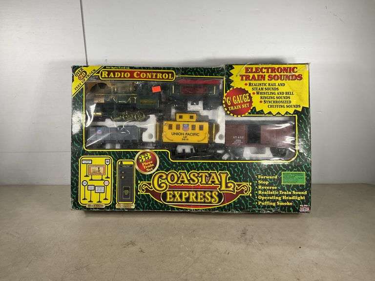 Radio Control Coastal Express train set, G gauge - Hash Auctions