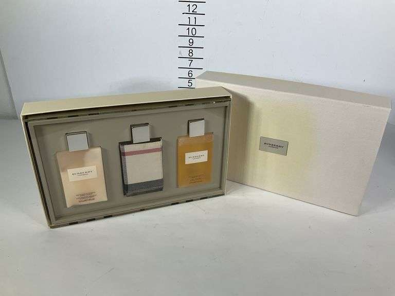Burberry London fragrance set - Hash Auctions
