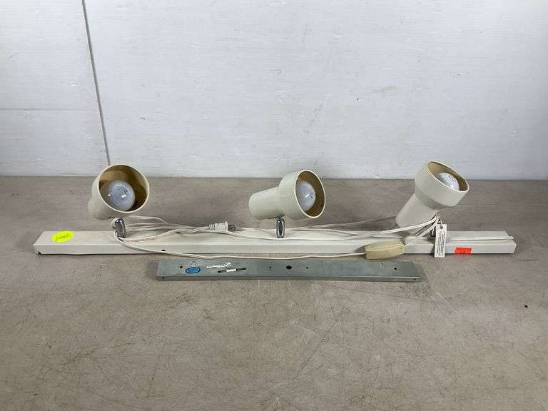 3-light corded track lighting, 36”, works - Hash Auctions