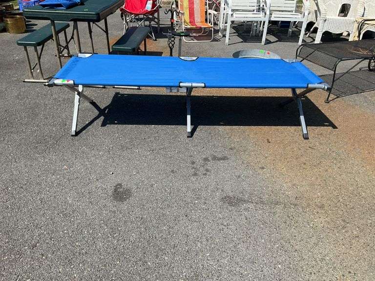 Cot wit soft cover carrying case, canvas body metal frame - Hash Auctions