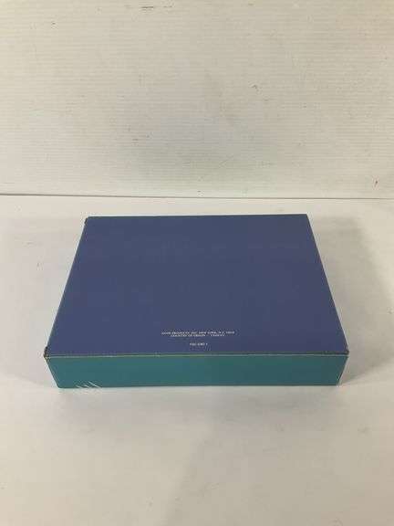 Avon Mirrored Vanity, new in box - Hash Auctions