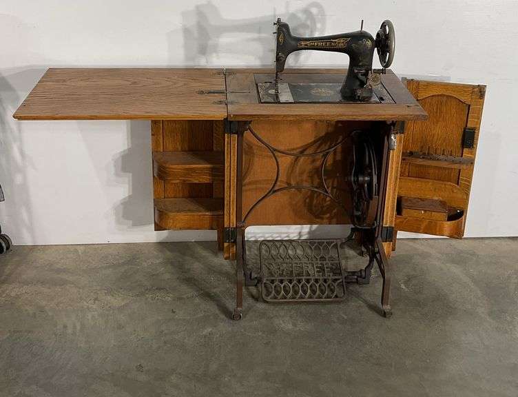 Really neat sewing table and machine, Free Sewing Machine, “The Free ...
