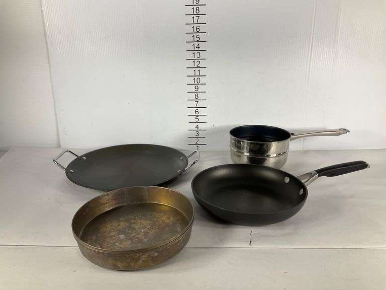 Set of Four Assorted Cookware Pieces - Hash Auctions