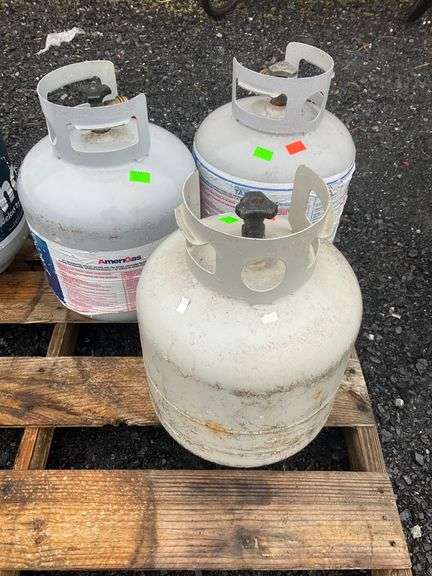 Set of Three Empty Propane Tanks with Standard Valves - Hash Auctions