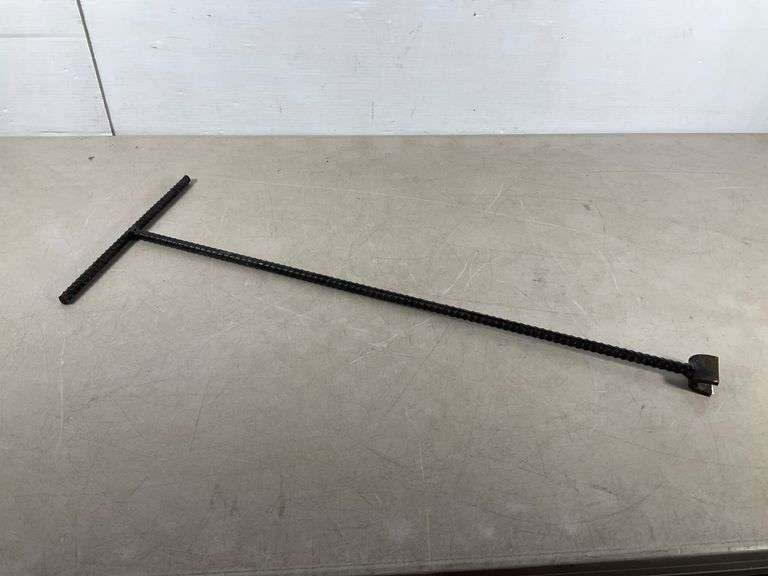 30-Inch Rebar Valve Key with T-Handle - Hash Auctions