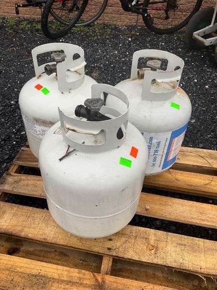Set of Three Empty Steel Propane Tanks with Valves - Hash Auctions