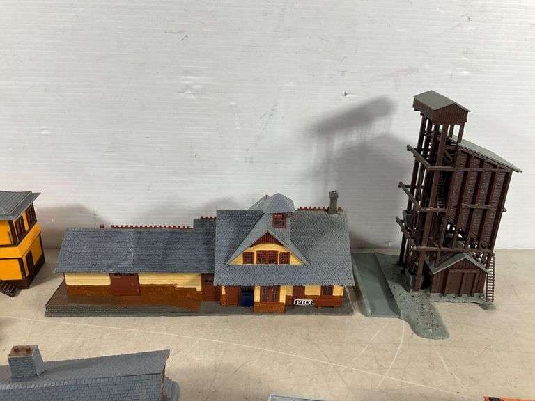 Collection of HO Scale Model Train Buildings, Cars, and Accessories ...