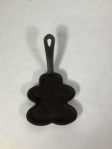 Gingerbread-Shaped Cast Iron Skillet with Handle - Hash Auctions