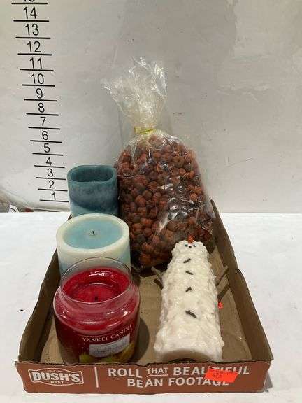 Yankee Candle and Decorative Seasonal Assortment - Hash Auctions