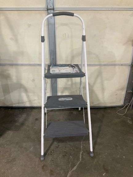 Cosco 3-Step Folding Steel Step Ladder with Rubber Handle - Hash Auctions