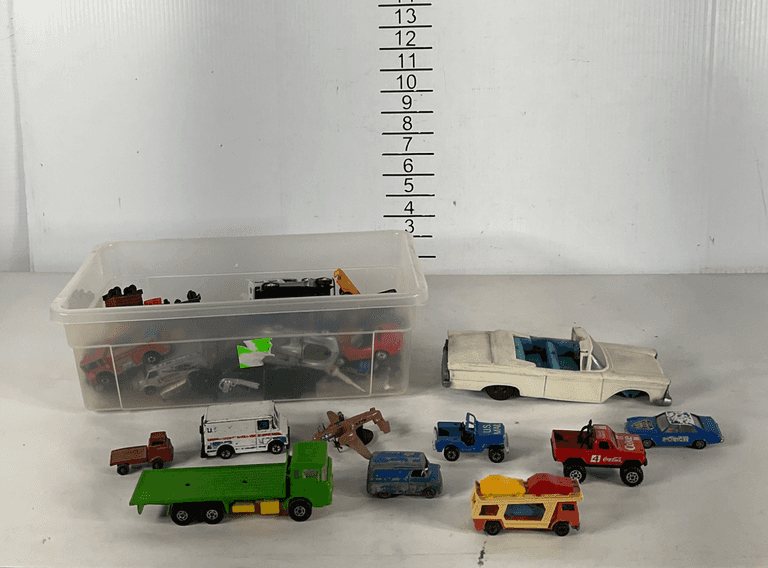 Collection of Vehicles and Plastic Toy Models - Hash Auctions