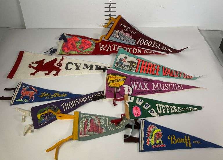 Collection of 10 Vintage Felt Souvenir Pennants - Hash Auctions