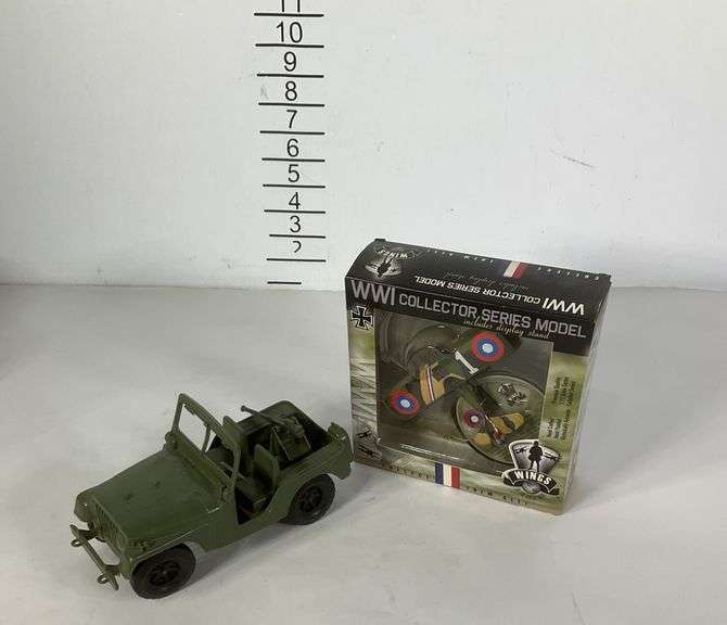 WWI Collector Series Aircraft Model with Display Stand and Made-in-USA ...