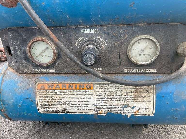 AirMate by Emglo Twin Tank Portable Air Compressor - Hash Auctions