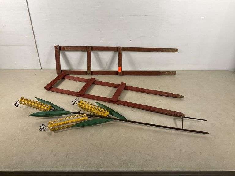 Set of Decorative Metal Corn Lawn Ornament and Wooden Garden Trellis ...