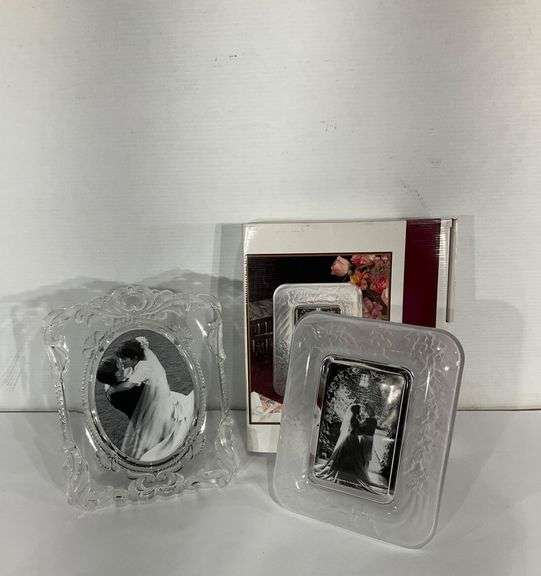 Set of Two Clear Glass Photo Frames with Decorative Designs - Hash Auctions