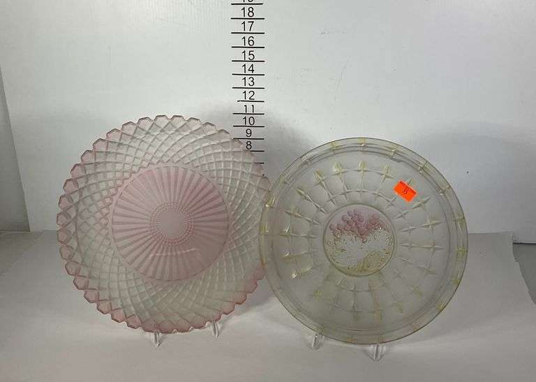 Pair of Frosted Glass Plates with Decorative Patterns - Hash Auctions