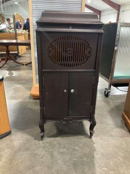 Brunswick Phonograph Cabinet with Records, Circa 1920s - Hash Auctions