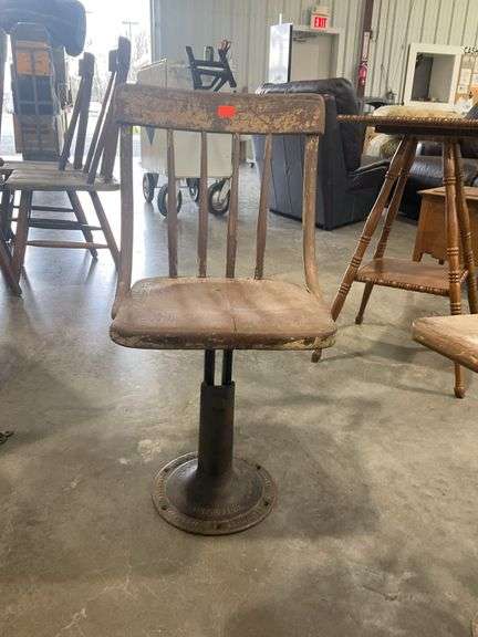 Vintage Boston adjustable desk chair - Hash Auctions