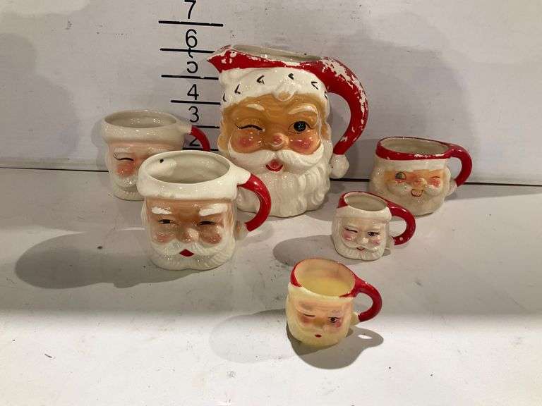Ceramic Santa Pitcher With Five Assorted Santa-Themed Cups - Hash Auctions
