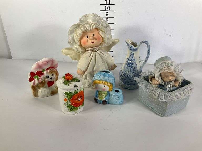 Decorative Figurines and Ceramic Items Including Geo. Z. Lefton Piece ...