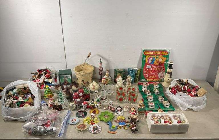 Porcelain and Mixed-Material Christmas Ornaments With Holiday Décor ...