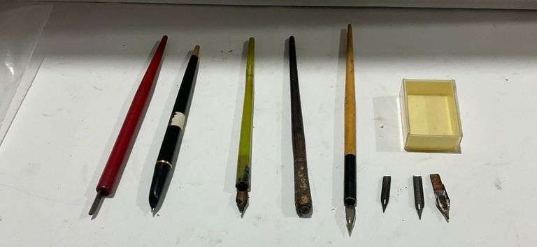 Calligraphy and Ink Well Pens with Assorted Nibs - Hash Auctions