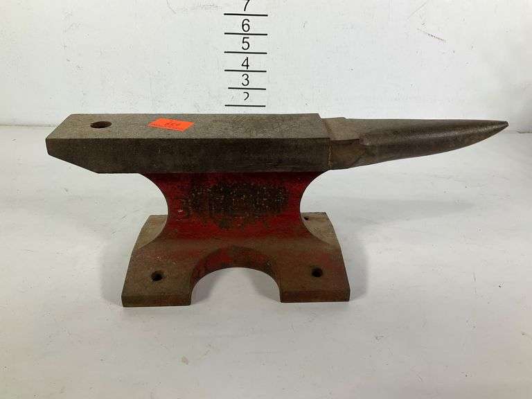 Cast Iron Anvil with Horn and Flat Work Surface - Hash Auctions