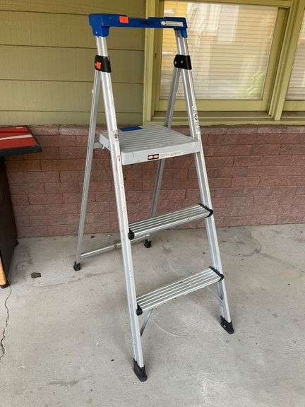 Cosco Three-Step Aluminum Ladder with Blue Top - Hash Auctions