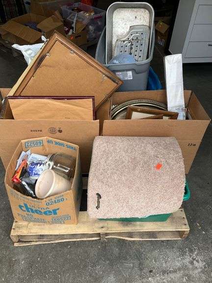 Pallet Lot with Assorted Household Items and Decorative Pieces - Hash ...