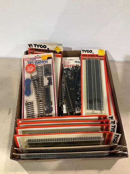 Tyco Tru-Steel Track and Assorted HO Scale Train Switches - Hash Auctions